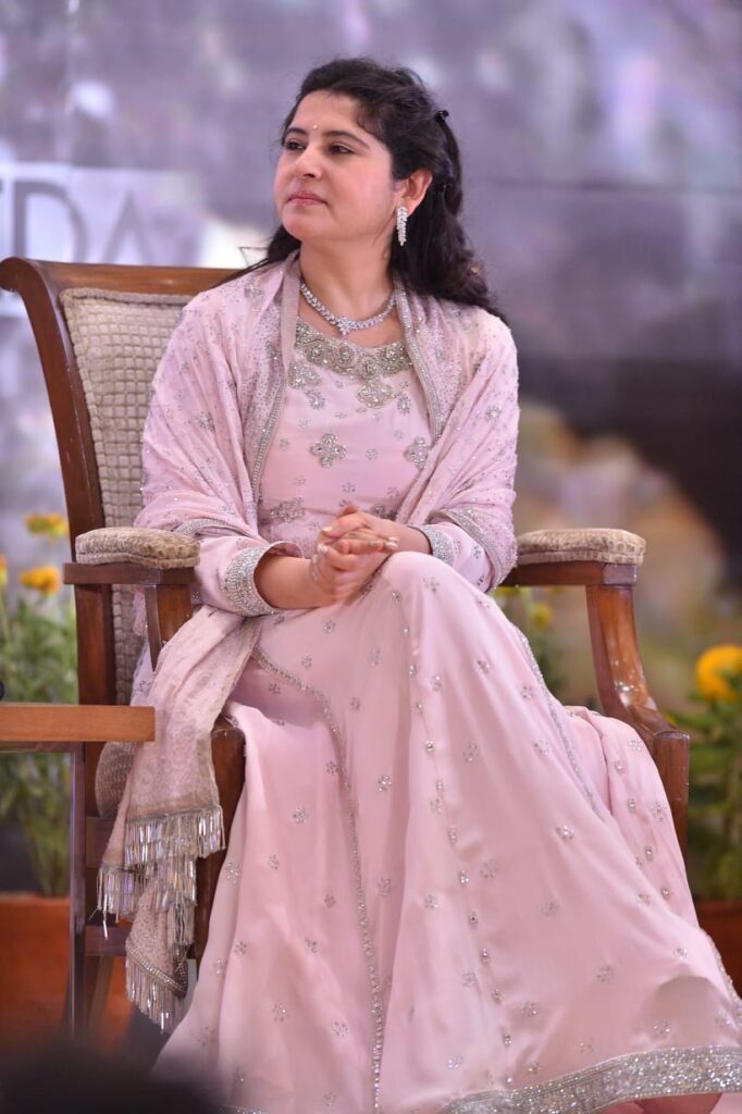 Dr. Harbeen Arora- A Global Visionary | The Global Hues